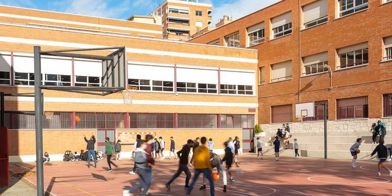 Archidiocesis de Madrid - Juan Carlos Vera administra el sacramento de la Confirmación en el ...